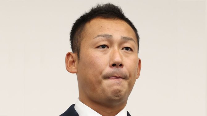 日本ハムから巨人に移籍し、記者会見する中田翔＝2021年8月20日、東京・大手町