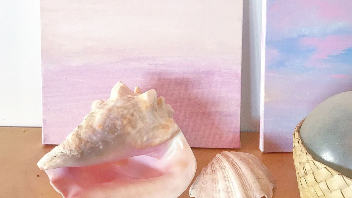 裸足で土を踏んでみて…｢生きることに希望が持てない｣という女性に現代アート作家がかけた深い言葉 SNSで人生相談が殺到する離島生活のアーティスト (2ページ目) | PRESIDENT ...